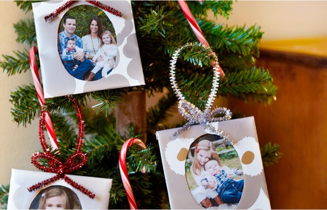 Hanging holiday frames